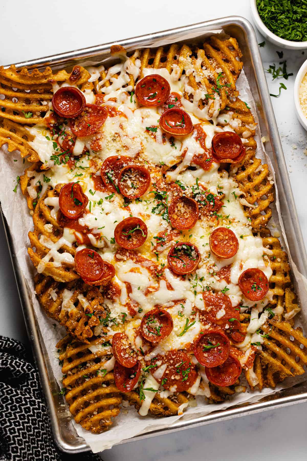Easy Cheesy Pepperoni Pizza Fries - Midwest Foodie