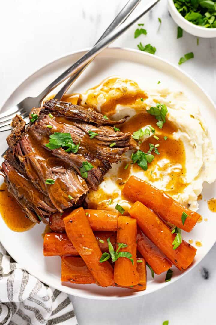 Easy Crock Pot Pot Roast (with Gravy!) – Slow Cooker Recipes