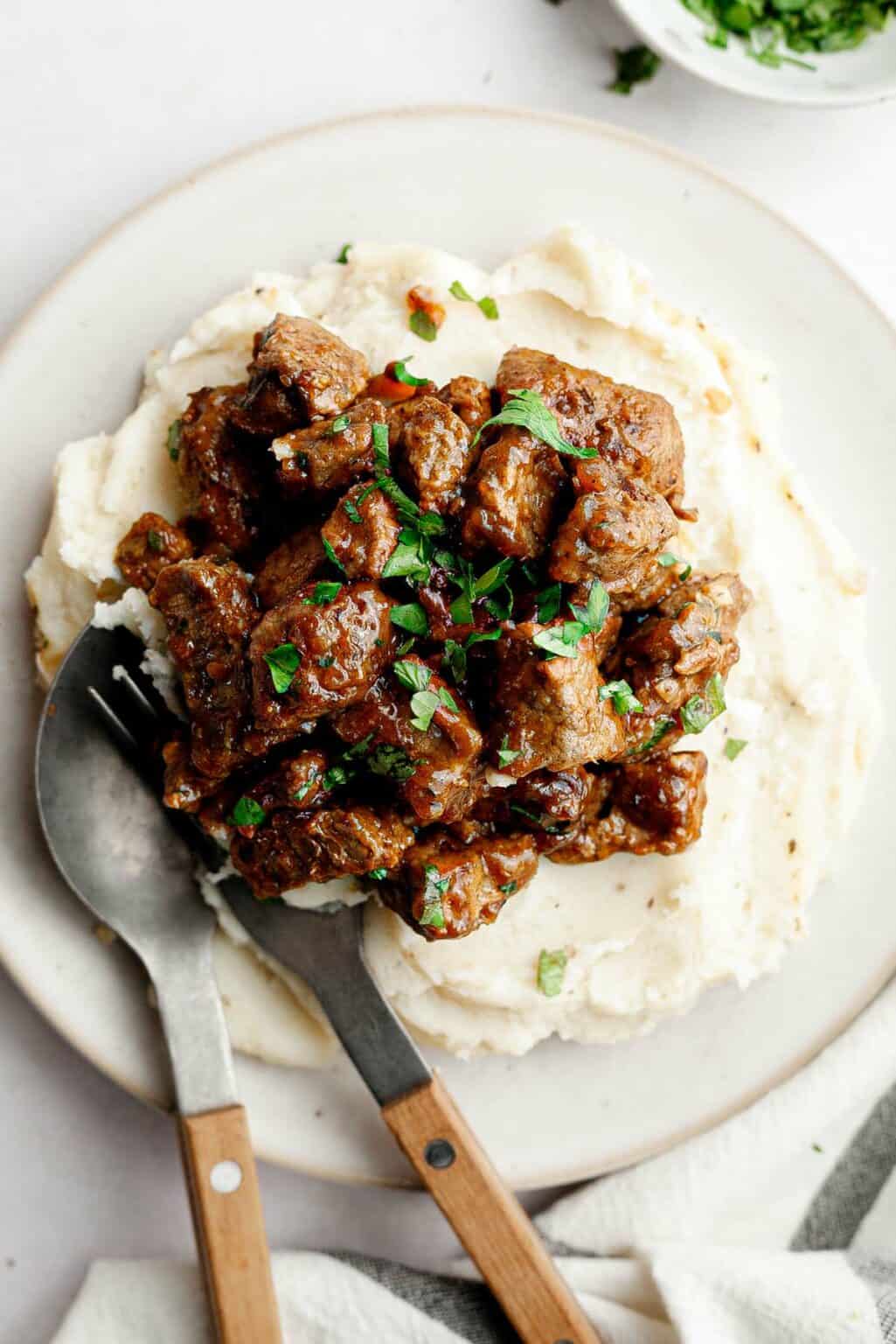 Super Easy Beef Tips Recipe (Stovetop & Crock Pot) - Midwest Foodie