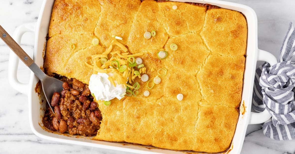 Chili and Cornbread Casserole Recipe - Midwest Foodie